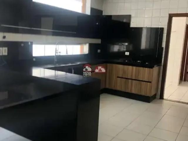 Casa / Sobrado para Locação em São José dos Campos/SP Condomínio Bosque Imperial 4 Quartos