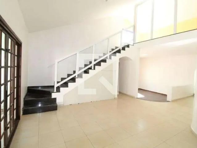 Casa / Sobrado para Locação em São José dos Campos/SP Jardim Alvorada 4 Quartos
