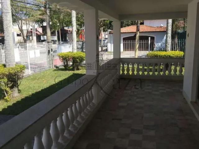 Casa / Sobrado para Locação em São José dos Campos/SP Jardim Apolo 4 Quartos