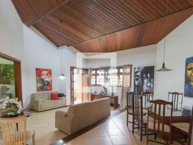 Casa / Sobrado para Locação em São José dos Campos/SP Jardim Apolo II 4 Quartos