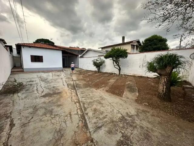 Casa / Sobrado para Locação em São José dos Campos/SP Jardim Augusta 3 Quartos