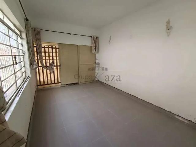 Casa / Sobrado para Locação em São José dos Campos/SP Jardim Bela Vista 2 Quartos