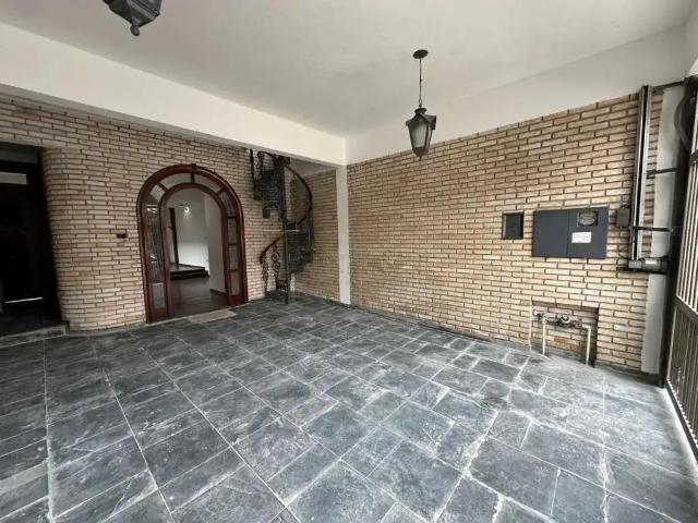 Casa / Sobrado para Locação em São José dos Campos/SP Jardim Bela Vista 4 Quartos