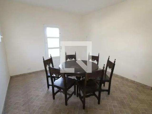 Casa / Sobrado para Locação em São José dos Campos/SP Jardim Colonial 3 Quartos