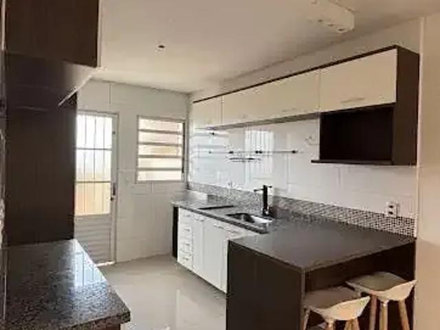 Casa / Sobrado para Locação em São José dos Campos/SP Jardim da Granja 3 Quartos
