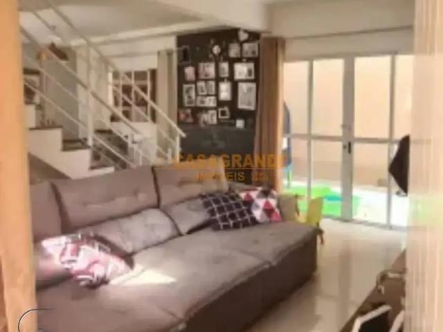 Casa / Sobrado para Locação em São José dos Campos/SP Jardim da Granja 3 Quartos