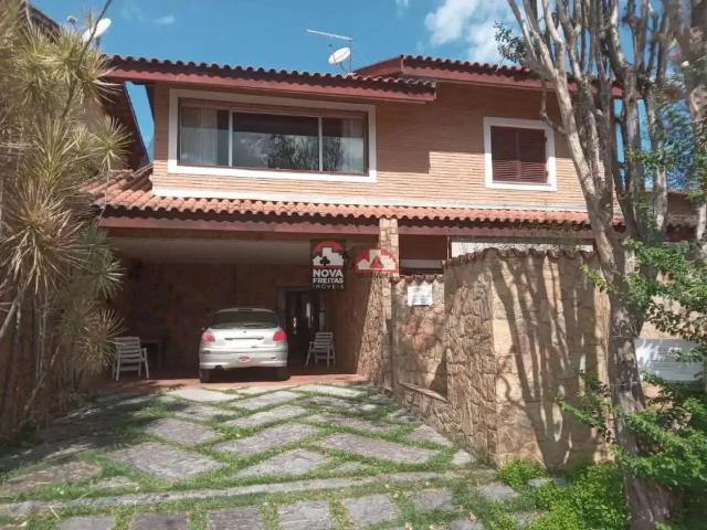 Casa / Sobrado para Locação em São José dos Campos/SP Jardim das Colinas 5 Quartos