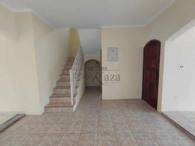 Casa / Sobrado para Locação em São José dos Campos/SP Jardim das Indústrias 4 Quartos