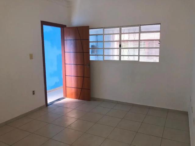 Casa / Sobrado para Locação em São José dos Campos/SP Jardim das Indústrias 2 Quartos