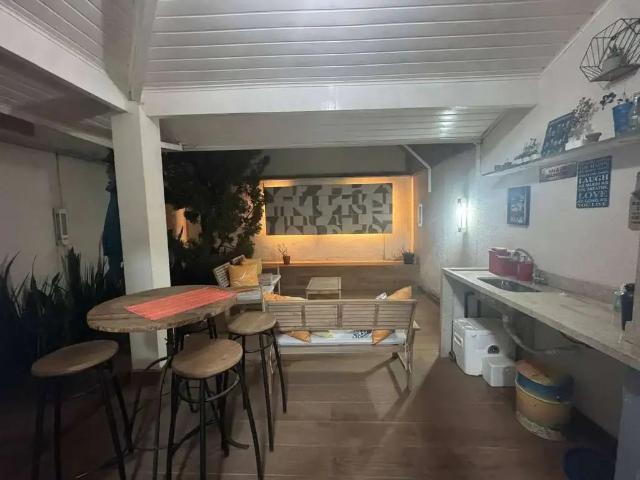 Casa / Sobrado para Locação em São José dos Campos/SP Jardim das Indústrias 3 Quartos