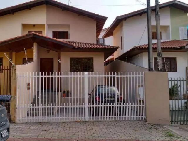 Casa / Sobrado para Locação em São José dos Campos/SP Jardim das Indústrias 3 Quartos