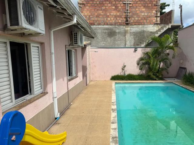 Casa / Sobrado para Locação em São José dos Campos/SP Jardim Motorama 3 Quartos