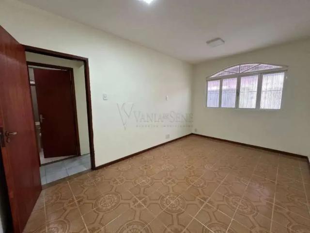 Casa / Sobrado para Locação em São José dos Campos/SP Jardim Portugal 3 Quartos