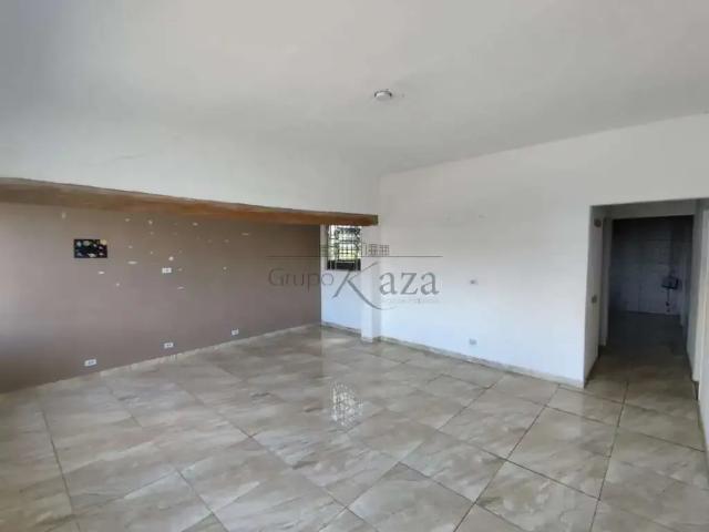 Casa / Sobrado para Locação em São José dos Campos/SP Jardim São Dimas 4 Quartos