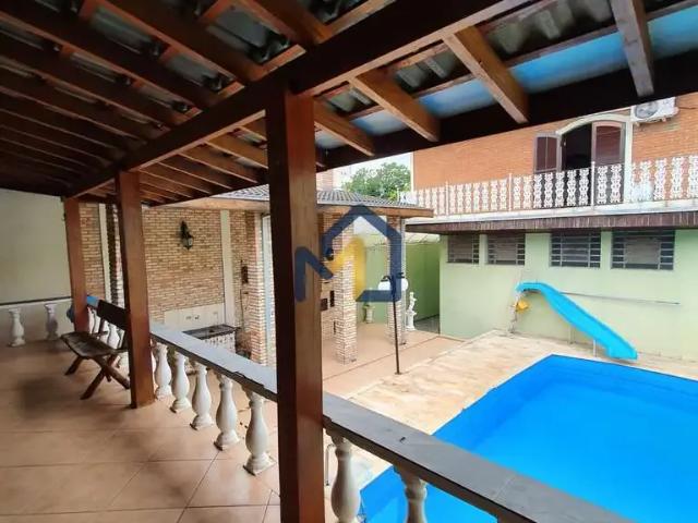 Casa / Sobrado para Locação em São José dos Campos/SP Jardim Satélite 4 Quartos