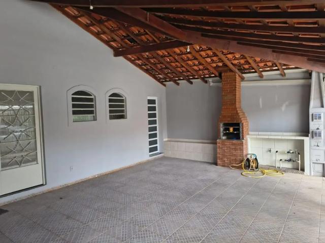 Casa / Sobrado para Locação em São José dos Campos/SP Jardim Satélite 3 Quartos