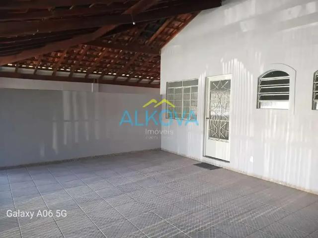 Casa / Sobrado para Locação em São José dos Campos/SP Jardim Satélite 3 Quartos