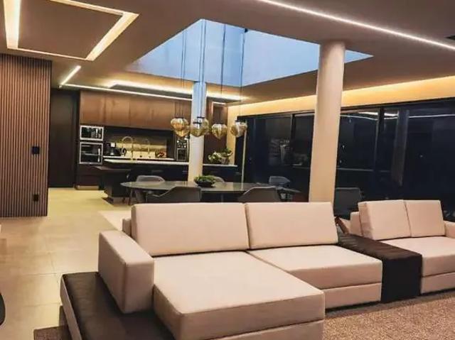 Casa / Sobrado para Locação em São José dos Campos/SP Urbanova 4 Quartos