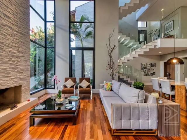 Casa / Sobrado para Locação em São José dos Campos/SP Urbanova 4 Quartos