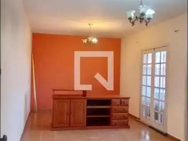 Casa / Sobrado para Locação em São José dos Campos/SP Vila Guarani 2 Quartos