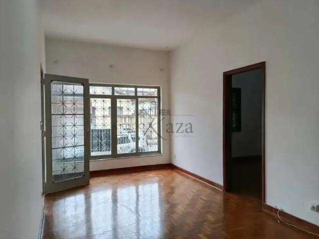 Casa / Sobrado para Locação em São José dos Campos/SP Vila Ema 3 Quartos