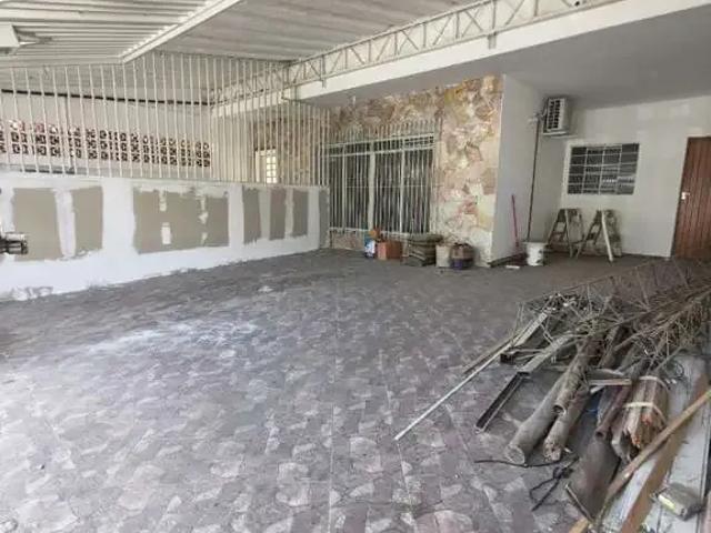 Casa / Sobrado para Locação em São José dos Campos/SP Vila Industrial 3 Quartos