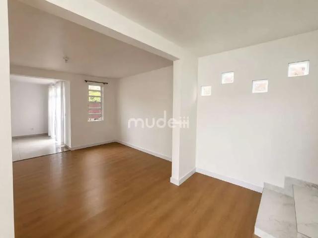 Casa / Sobrado para Locação em São José dos Pinhais/PR Águas Belas 3 Quartos