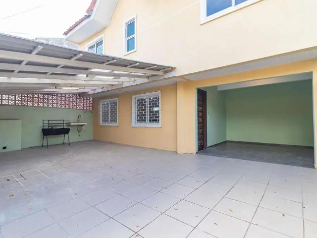 Casa / Sobrado para Locação em São José dos Pinhais/PR Aristocrata 4 Quartos