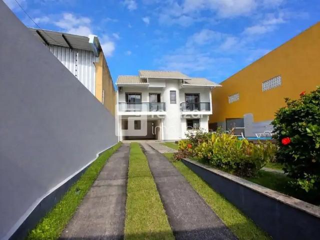 Casa / Sobrado para Locação em São José/SC Barreiros 3 Quartos