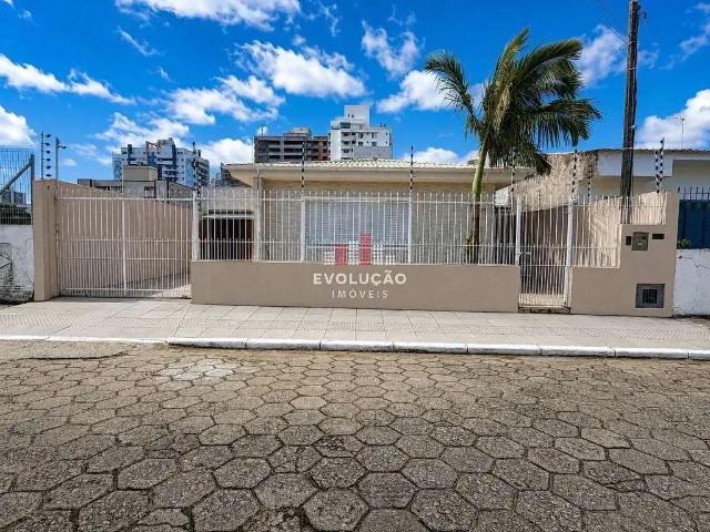 Casa / Sobrado para Locação em São José/SC Barreiros 4 Quartos
