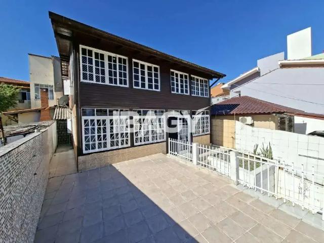 Casa / Sobrado para Locação em São José/SC Barreiros 4 Quartos