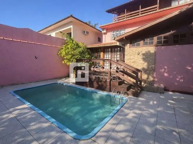Casa / Sobrado para Locação em São José/SC Barreiros 4 Quartos