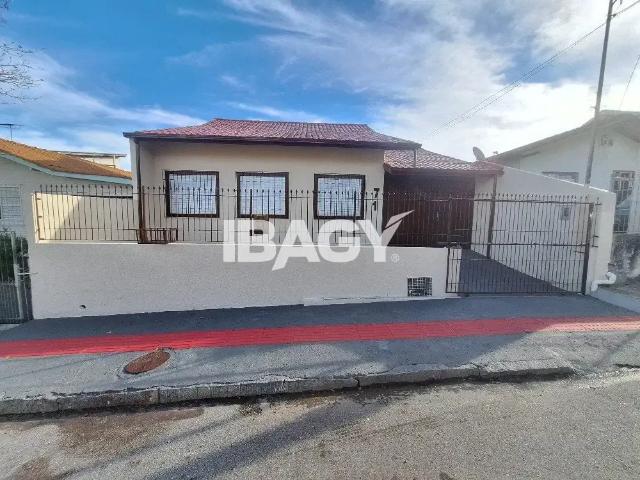 Casa / Sobrado para Locação em São José/SC Bela Vista 3 Quartos