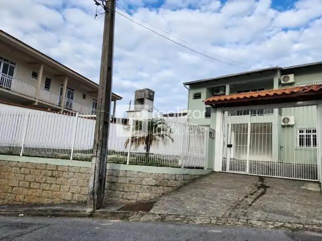 Casa / Sobrado para Locação em São José/SC Centro 5 Quartos