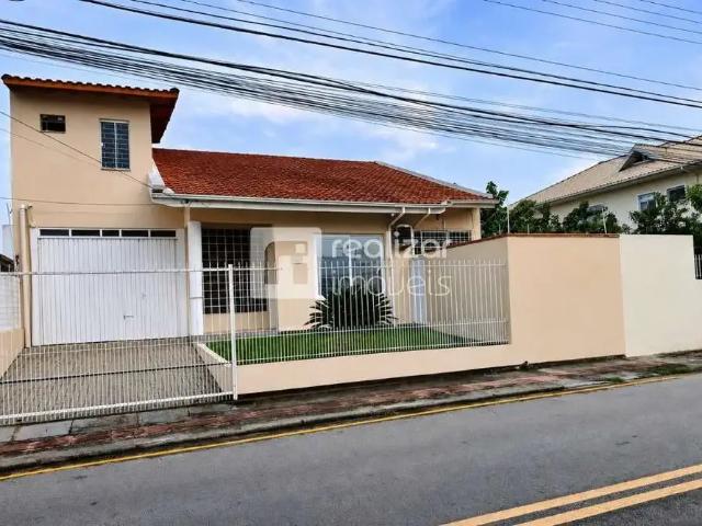 Casa / Sobrado para Locação em São José/SC Ipiranga 6 Quartos