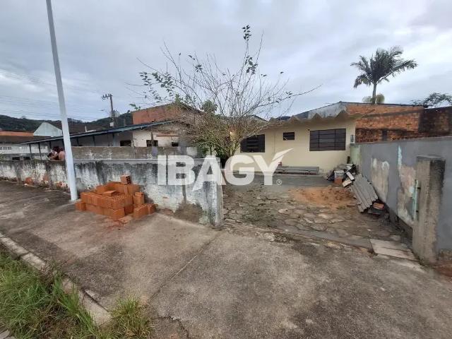 Casa / Sobrado para Locação em São José/SC Ipiranga 1 Quartos