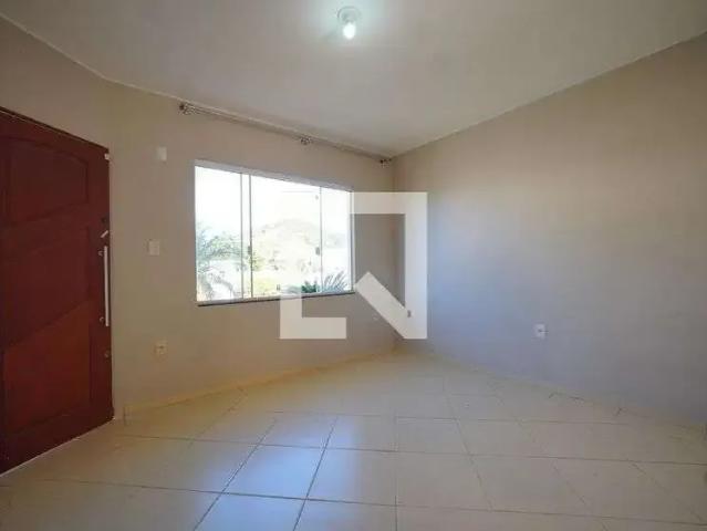 Casa / Sobrado para Locação em São José/SC Ipiranga 2 Quartos