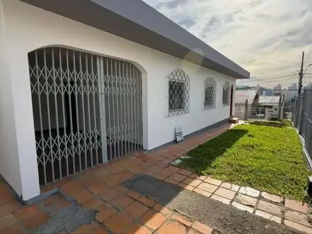 Casa / Sobrado para Locação em São José/SC Ipiranga 3 Quartos