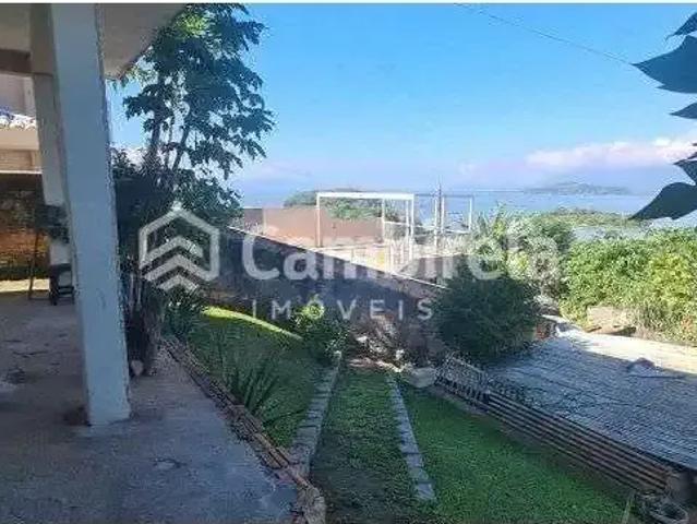 Casa / Sobrado para Locação em São José/SC Ponta de Baixo 6 Quartos