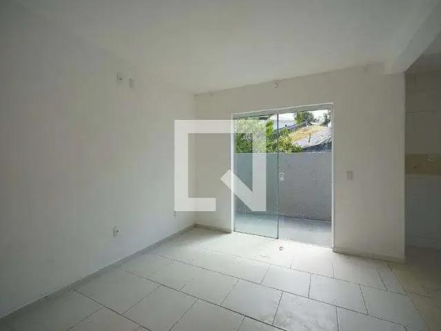 Casa / Sobrado para Locação em São José/SC Roçado 2 Quartos