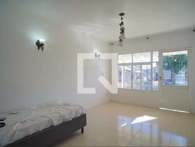 Casa / Sobrado para Locação em São Leopoldo/RS Santos Dumont 2 Quartos