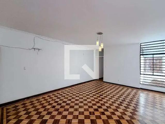 Casa / Sobrado para Locação em São Paulo/SP Cambuci 4 Quartos