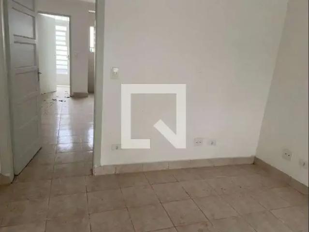 Casa / Sobrado para Locação em São Paulo/SP Cambuci 2 Quartos