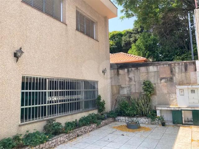 Casa / Sobrado para Locação em São Paulo/SP Campo Belo 5 Quartos