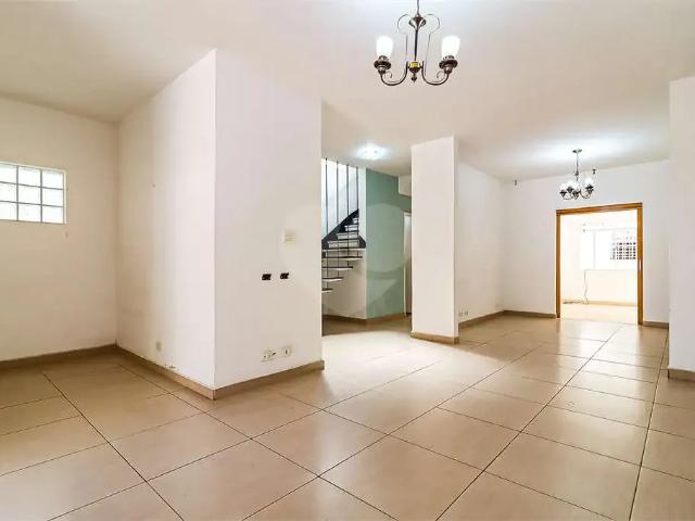 Casa / Sobrado para Locação em São Paulo/SP Campo Belo 3 Quartos