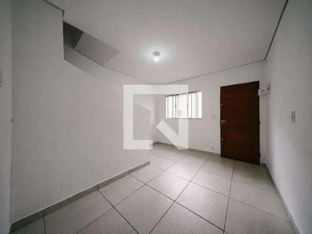 Casa / Sobrado para Locação em São Paulo/SP Cangaíba 1 Quartos