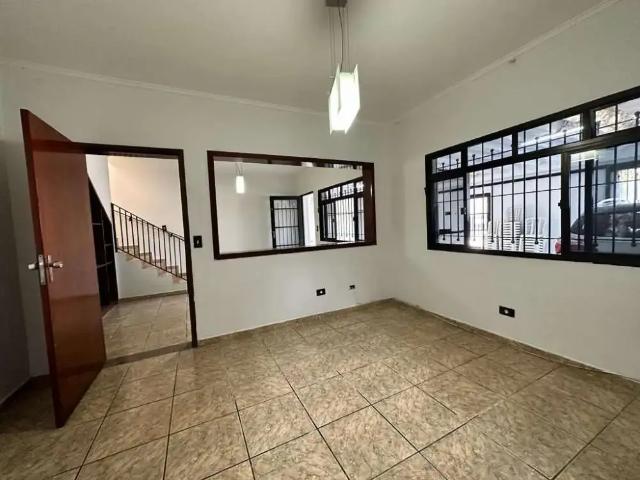 Casa / Sobrado para Locação em São Paulo/SP Cidade Antônio Estevão de Carvalho 4 Quartos