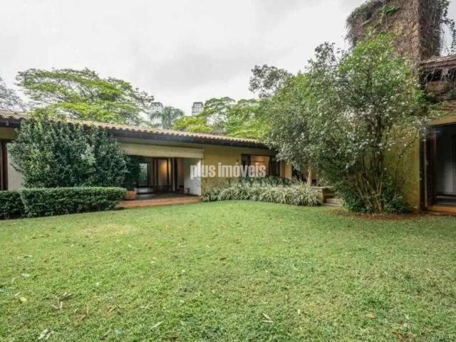 Casa / Sobrado para Locação em São Paulo/SP Cidade Jardim 4 Quartos