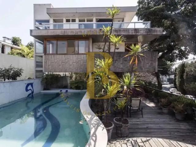 Casa / Sobrado para Locação em São Paulo/SP Cidade Jardim 4 Quartos