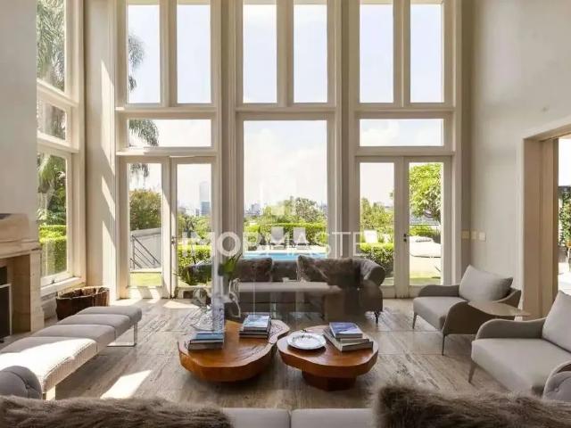 Casa / Sobrado para Locação em São Paulo/SP Cidade Jardim 5 Quartos